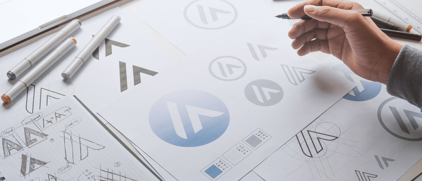 Which company logo attributes correlate with success? [Infographic ...