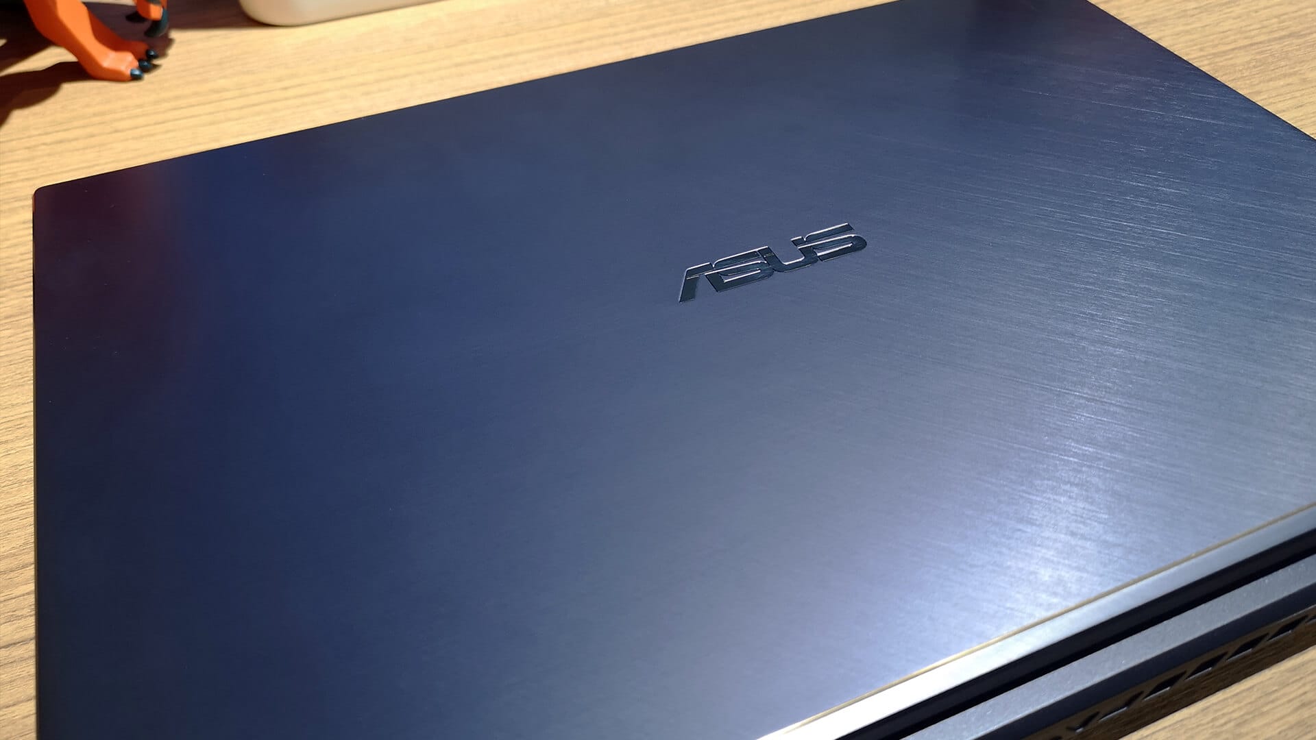 ASUS ProArt StudioBook Pro X (W730): Premium-looking mobile workstation ...