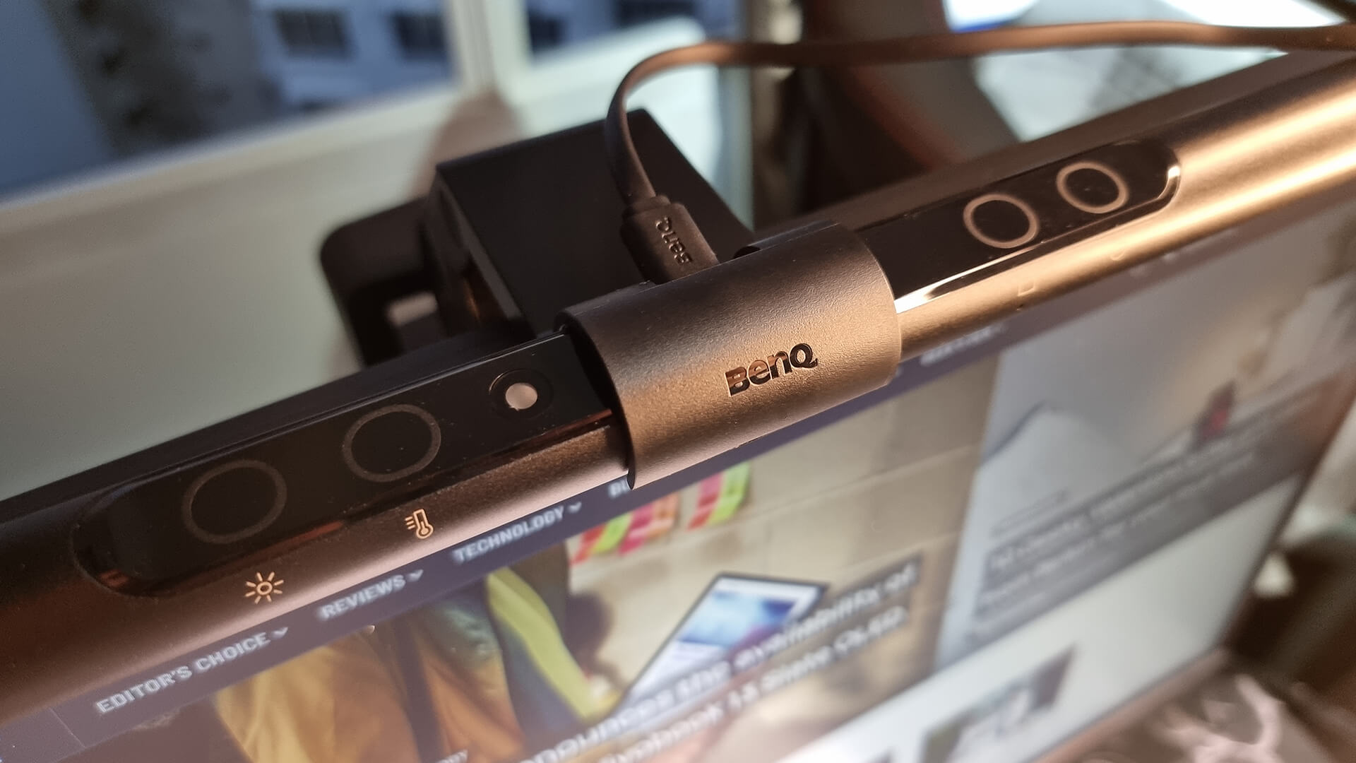 BenQ ScreenBar: The perfect desk lamp for you - Tech Edition
