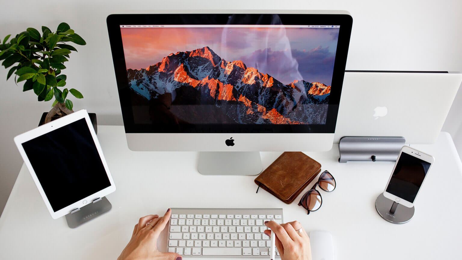 Apple gears up for a big reveal: New Mac models expected this October ...