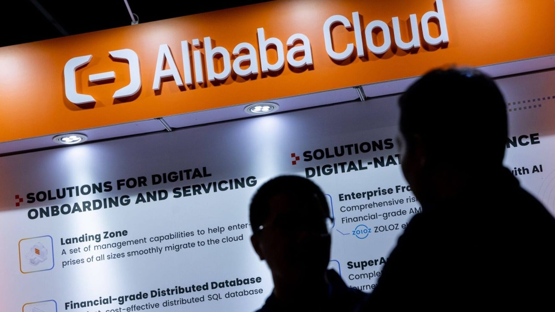 US chip ban challenges Chinese tech giants - Tech Edition