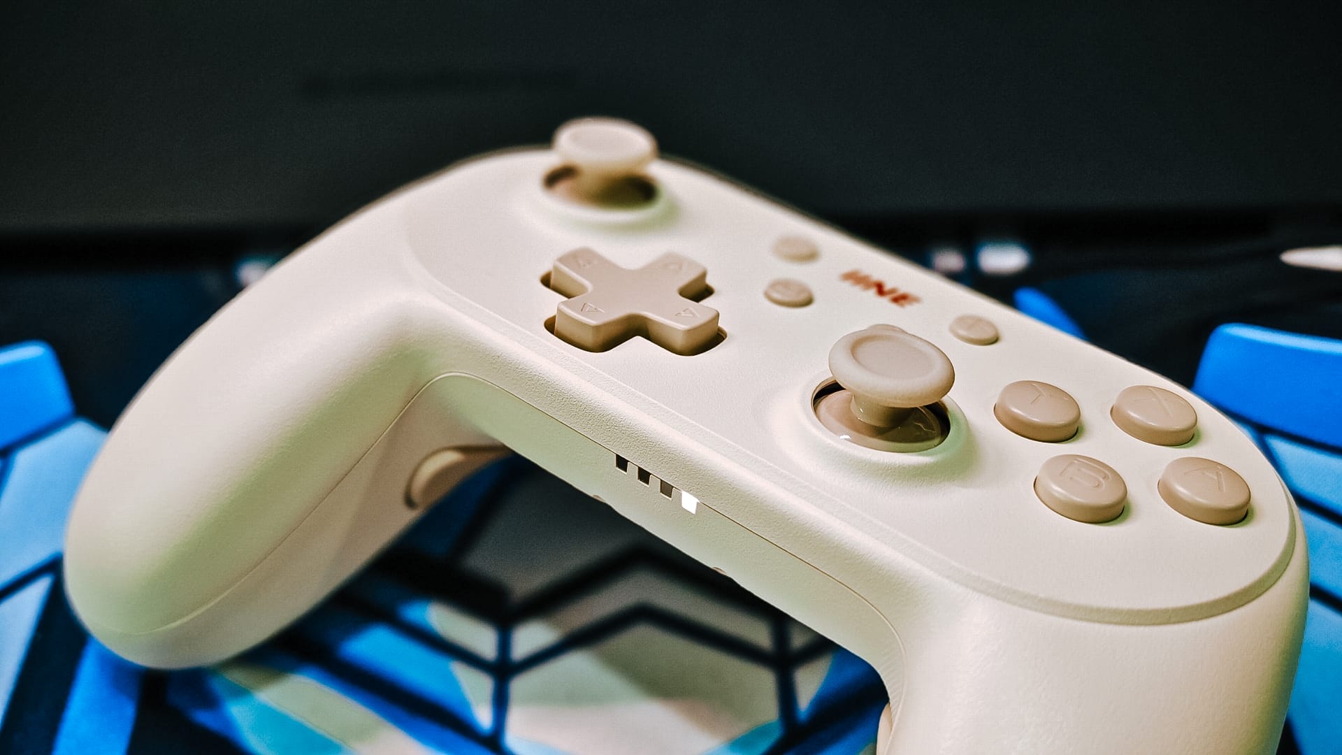 IINE Athena Wireless Controller review: Precision and versatility in ...