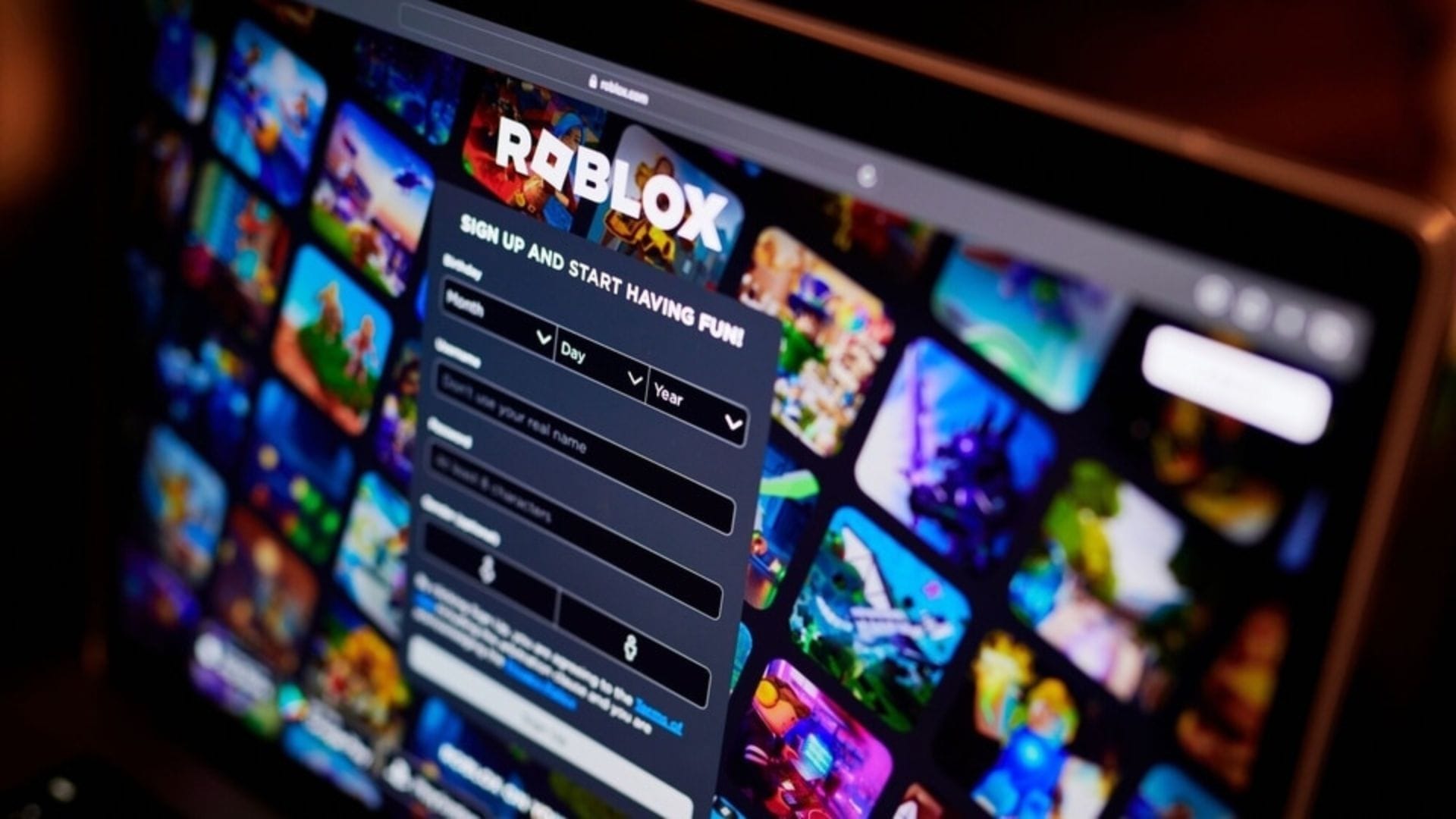 Roblox tightens chat rules for children under 13 - Tech Edition