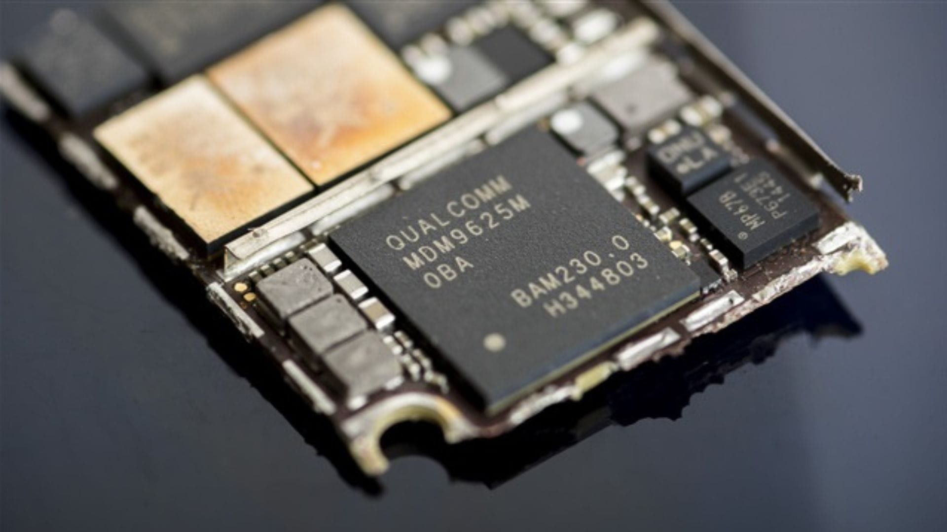 Apple to replace Qualcomm modems with in-house designs by 2027 - Tech ...