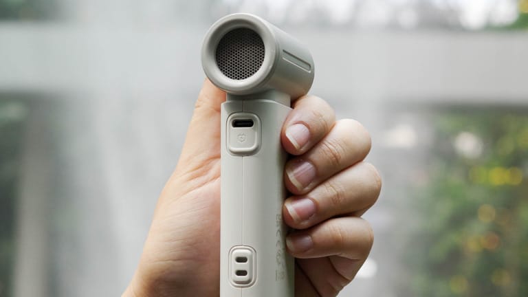 JisuLife Handheld Fan Life9 review: Compact cooling power for on-the-go ...