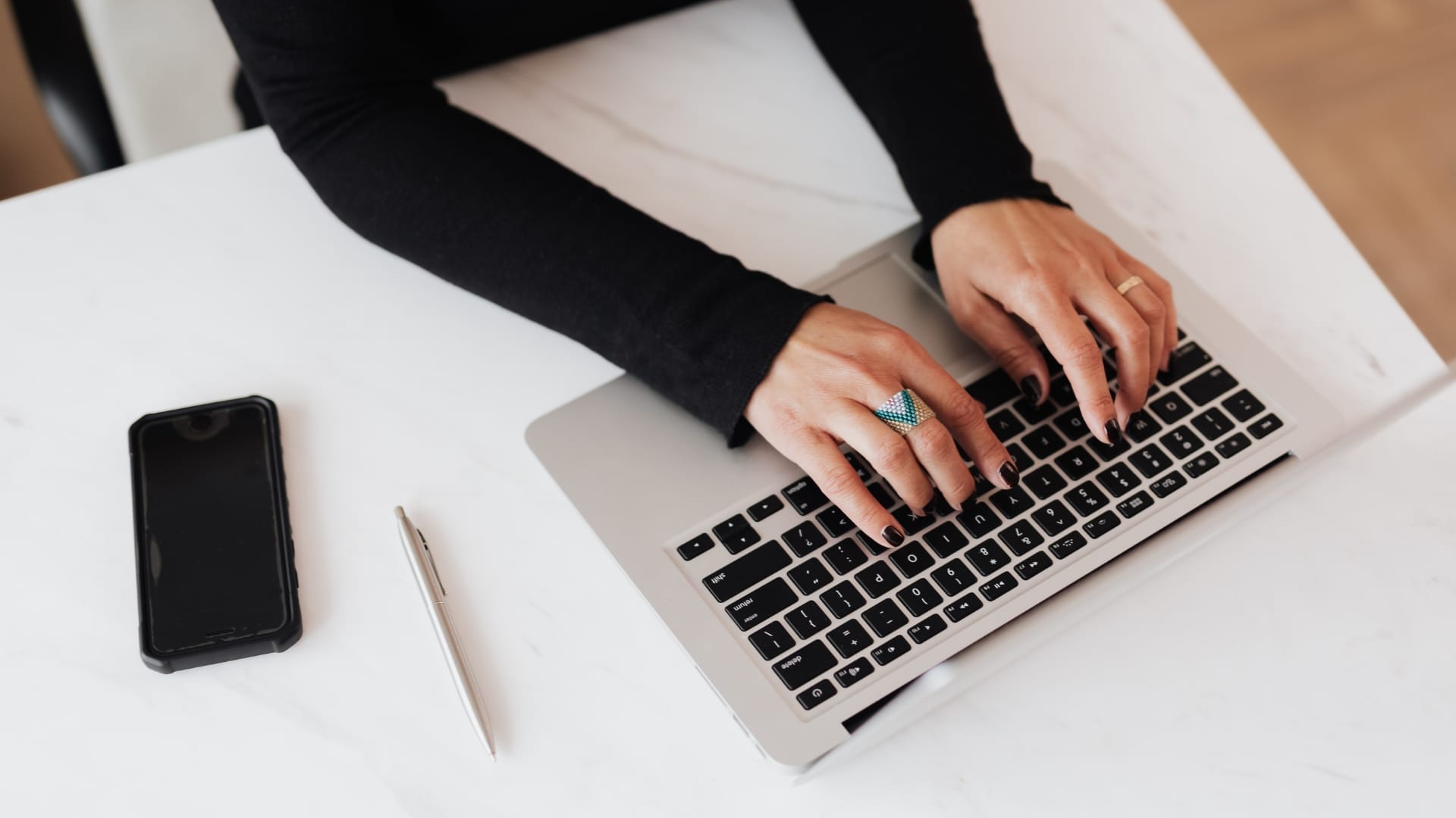 Google launches free AI prompting course to boost workplace efficiency ...