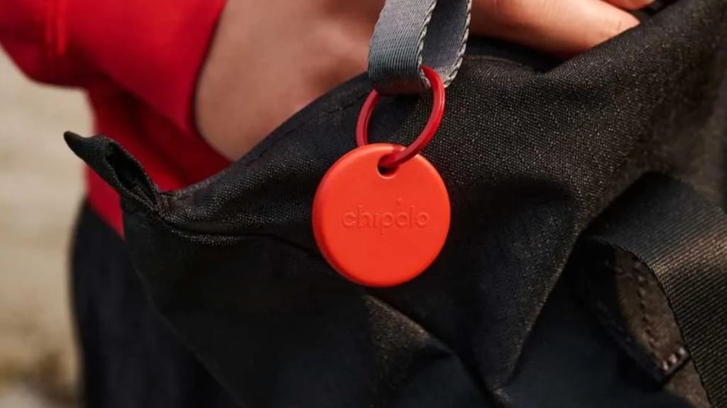 Chipolo's bright new tracker now works with both Apple and Google ...
