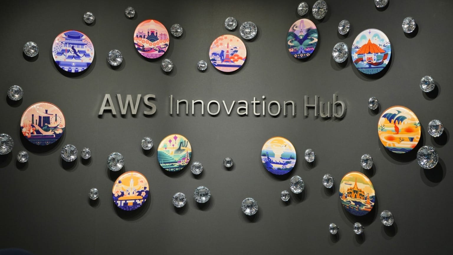 AWS opens innovation hub in Singapore to drive cloud and AI adoption ...