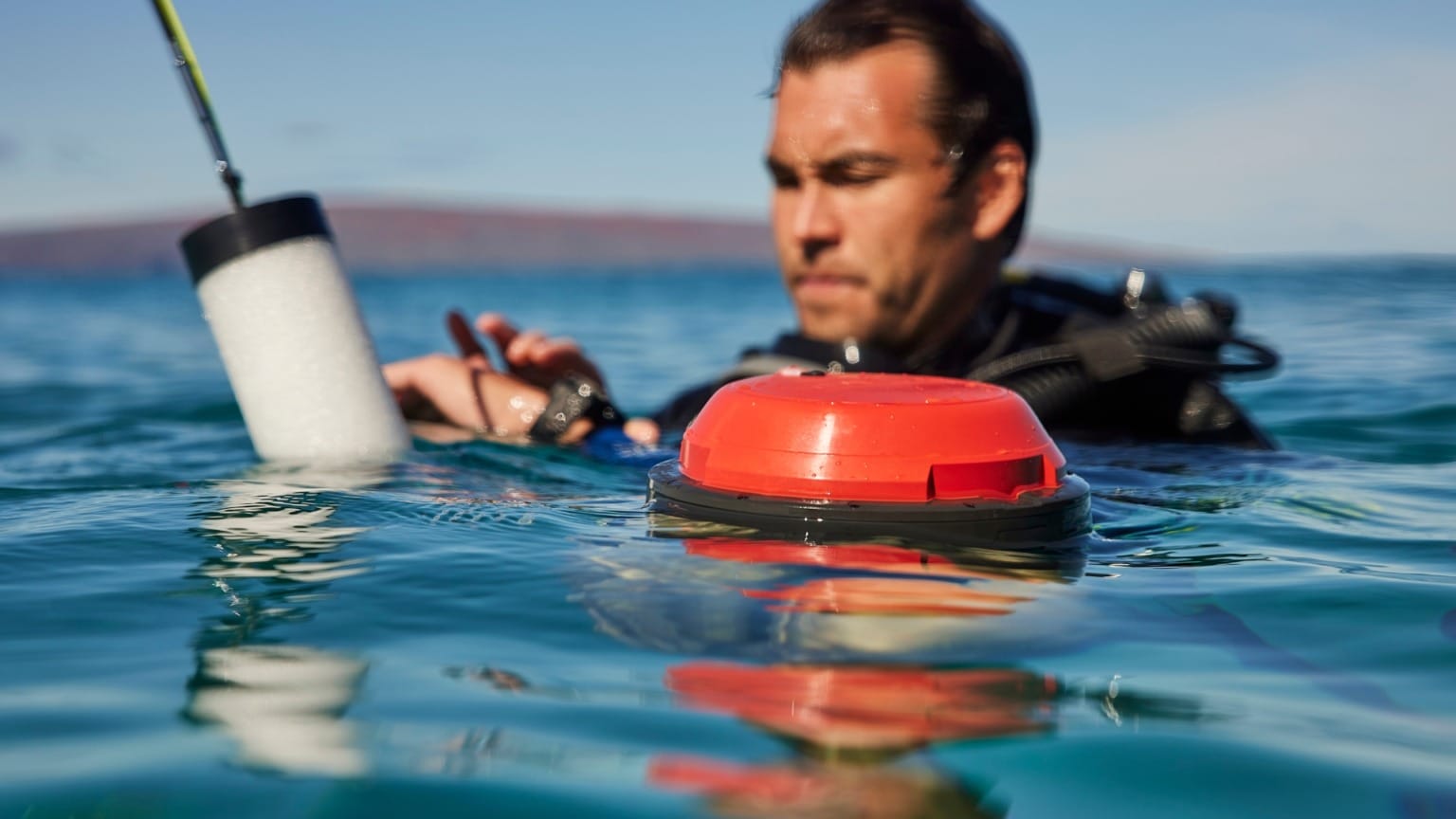 Garmin introduces Descent S1 buoy to enhance dive communication and ...